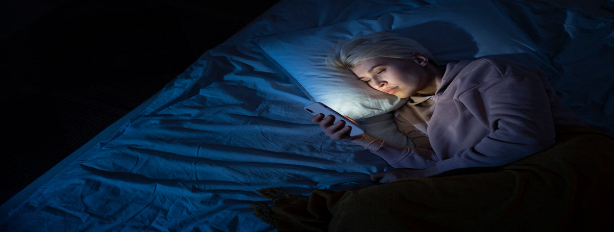 The impact of technology on your sleep | Amoremattress